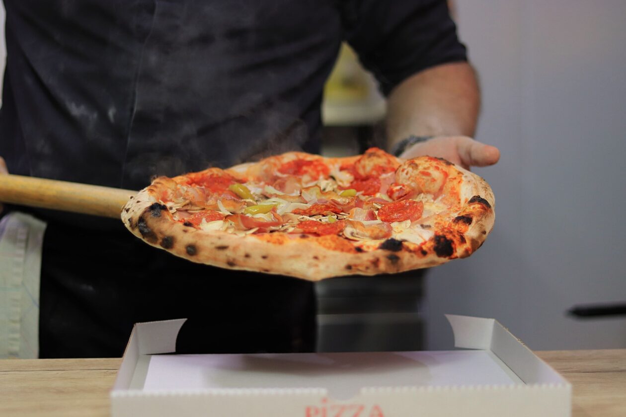Pokretna pizzerija hit u Slavoniji: Prodaju i preko 100 pizza dnevno ...